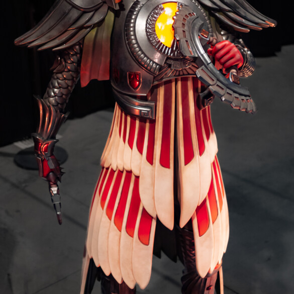 Huatli & Raptor, Magic: the Gathering – Volpin Props